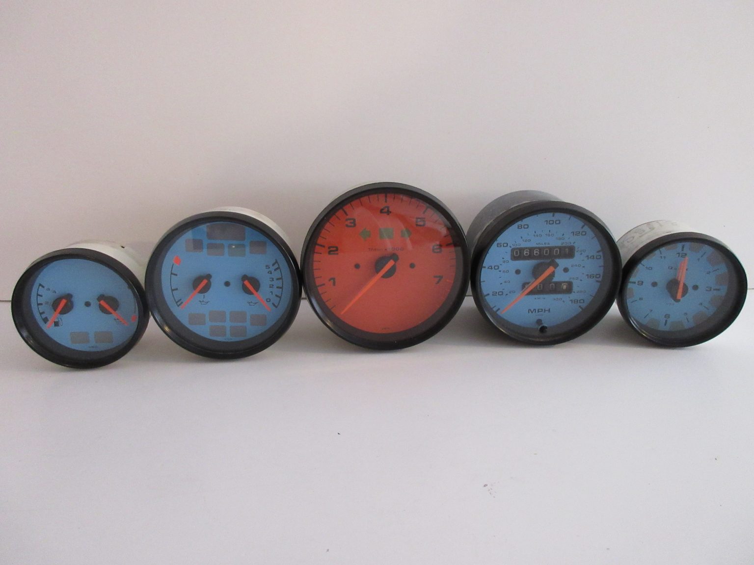 Bespoke Porsche Colour Dials – Reap Automotive Design