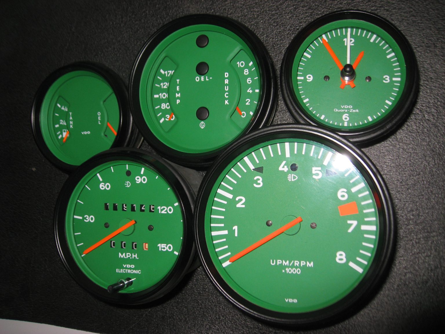 Bespoke Porsche Colour Dials – Reap Automotive Design